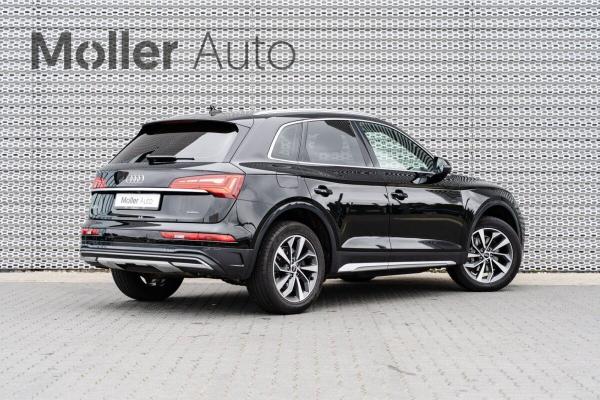 Melns Audi Q5 2022 Mārupe, ar dzinēja tilpumu 2.00 L un nobraukumu 135 tūkst. km par 33250 €, foto 4 vietnē AUTOMOTO.COM.LV