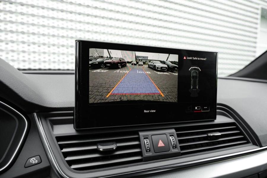 Melns Audi Q5 2022 Mārupe, ar dzinēja tilpumu 2.00 L un nobraukumu 135 tūkst. km par 33250 €, foto 17 vietnē AUTOMOTO.COM.LV