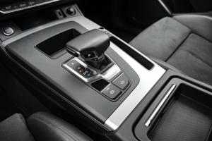 Melns Audi Q5 2022 Mārupe, ar dzinēja tilpumu 2.00 L un nobraukumu 135 tūkst. km par 33250 €, foto 25 vietnē AUTOMOTO.COM.LV