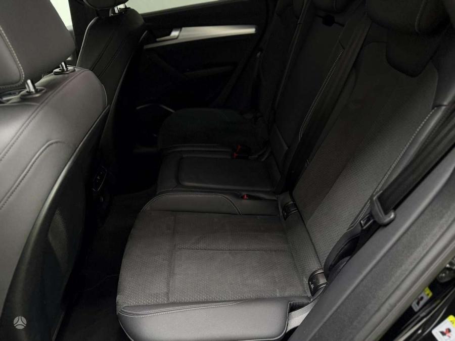 Melns Audi Q5 2022 Viļņa, ar dzinēja tilpumu 1.98 L un nobraukumu 106 tūkst. km par 35800 €, foto 12 vietnē AUTOMOTO.COM.LV
