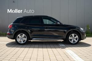 Black Audi Q5 2022 in Vilnius, with an engine capacity of 3.00 L and mileage of 105 thousand km for 37850 €, photo 8 on AUTOMOTO.COM.LV