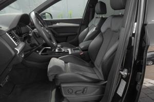 Black Audi Q5 2022 in Vilnius, with an engine capacity of 3.00 L and mileage of 105 thousand km for 37850 €, photo 9 on AUTOMOTO.COM.LV