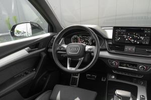 Black Audi Q5 2022 in Vilnius, with an engine capacity of 3.00 L and mileage of 105 thousand km for 37850 €, photo 21 on AUTOMOTO.COM.LV