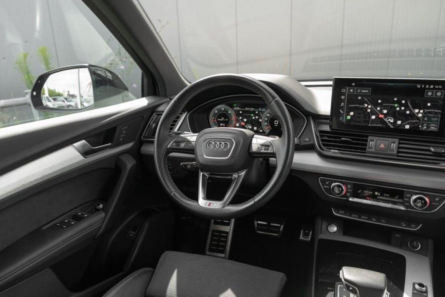 Black Audi Q5 2022 in Vilnius, with an engine capacity of 3.00 L and mileage of 105 thousand km for 37850 €, photo 21 on AUTOMOTO.COM.LV
