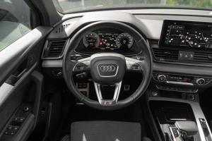 Black Audi Q5 2022 in Vilnius, with an engine capacity of 3.00 L and mileage of 105 thousand km for 37850 €, photo 22 on AUTOMOTO.COM.LV