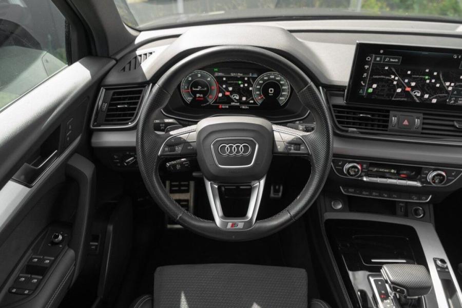 Black Audi Q5 2022 in Vilnius, with an engine capacity of 3.00 L and mileage of 105 thousand km for 37850 €, photo 22 on AUTOMOTO.COM.LV