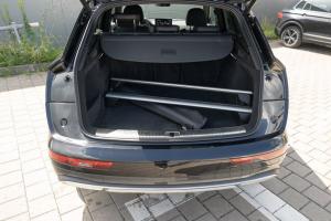 Black Audi Q5 2022 in Vilnius, with an engine capacity of 3.00 L and mileage of 105 thousand km for 37850 €, photo 23 on AUTOMOTO.COM.LV