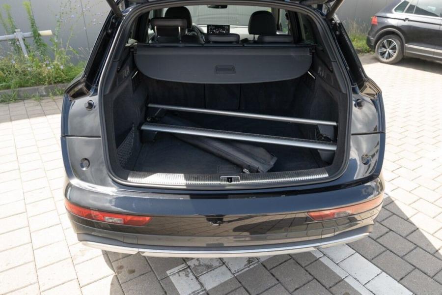 Black Audi Q5 2022 in Vilnius, with an engine capacity of 3.00 L and mileage of 105 thousand km for 37850 €, photo 23 on AUTOMOTO.COM.LV