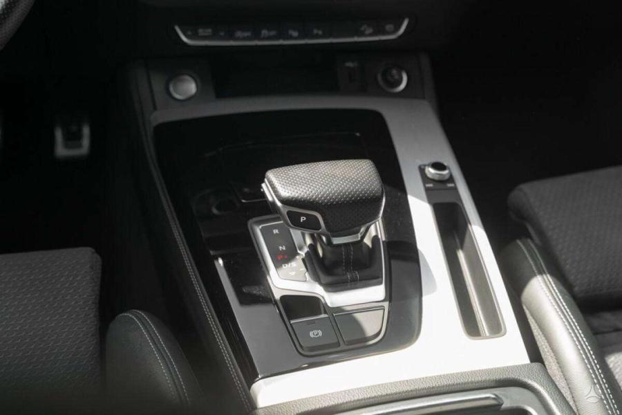 Melns Audi Q5 2022 Viļņa, ar dzinēja tilpumu 3.00 L un nobraukumu 105 tūkst. km par 37850 €, foto 11 vietnē AUTOMOTO.COM.LV