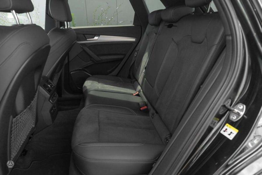 Melns Audi Q5 2022 Viļņa, ar dzinēja tilpumu 3.00 L un nobraukumu 105 tūkst. km par 37850 €, foto 12 vietnē AUTOMOTO.COM.LV