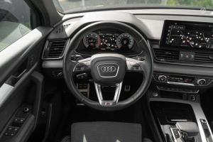 Melns Audi Q5 2022 Viļņa, ar dzinēja tilpumu 3.00 L un nobraukumu 105 tūkst. km par 37850 €, foto 22 vietnē AUTOMOTO.COM.LV