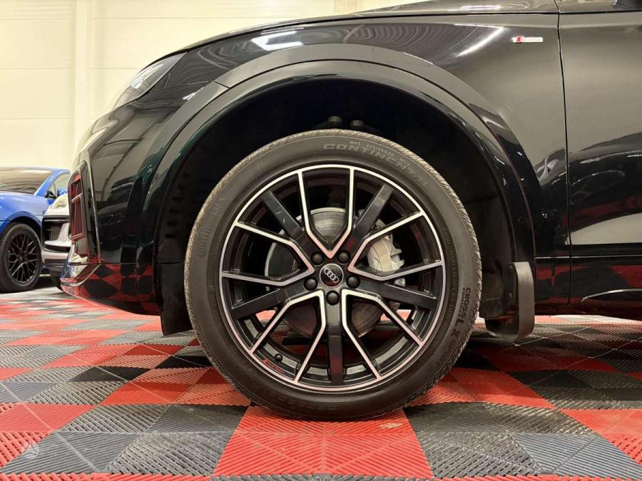 Black Audi Q5 2022 in Vilnius, with an engine capacity of 2.00 L and mileage of 86 thousand km for 36490 €, photo 10 on AUTOMOTO.COM.LV