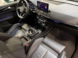Black Audi Q5 2022 in Vilnius, with an engine capacity of 2.00 L and mileage of 86 thousand km for 36490 €, photo 17 on AUTOMOTO.COM.LV