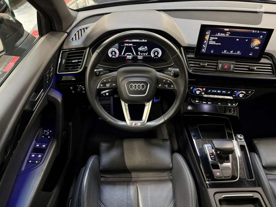 Black Audi Q5 2022 in Vilnius, with an engine capacity of 2.00 L and mileage of 86 thousand km for 36490 €, photo 20 on AUTOMOTO.COM.LV
