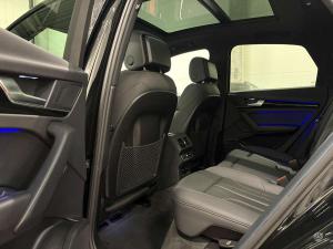Black Audi Q5 2022 in Vilnius, with an engine capacity of 2.00 L and mileage of 86 thousand km for 36490 €, photo 32 on AUTOMOTO.COM.LV