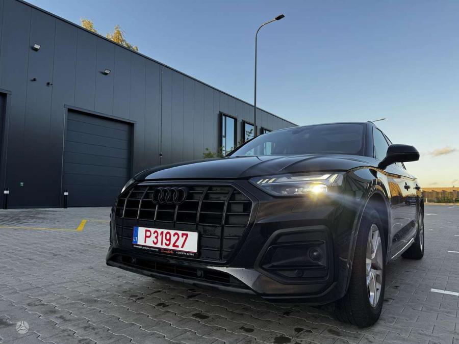 Black Audi Q5 2022 in Vilnius, with an engine capacity of 1.97 L and mileage of 204 thousand km for 22952 €, photo 3 on AUTOMOTO.COM.LV