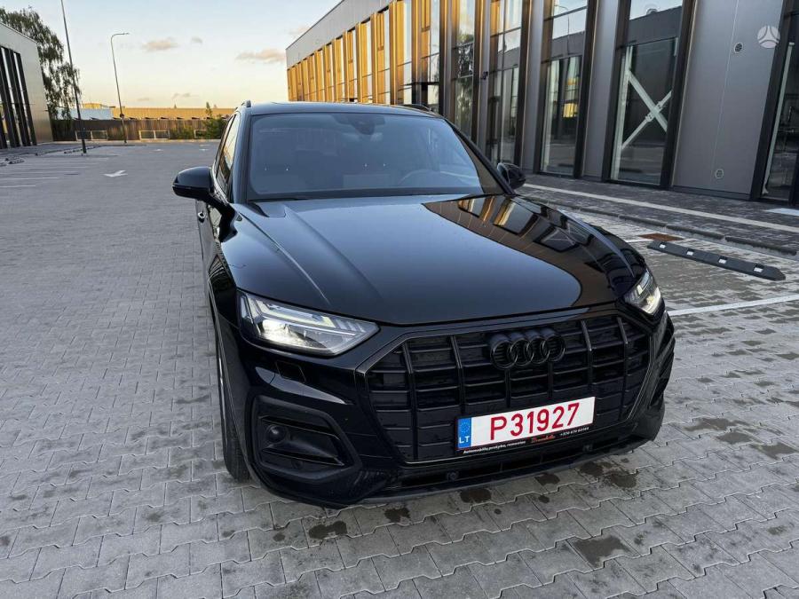 Black Audi Q5 2022 in Vilnius, with an engine capacity of 1.97 L and mileage of 204 thousand km for 22952 €, photo 4 on AUTOMOTO.COM.LV