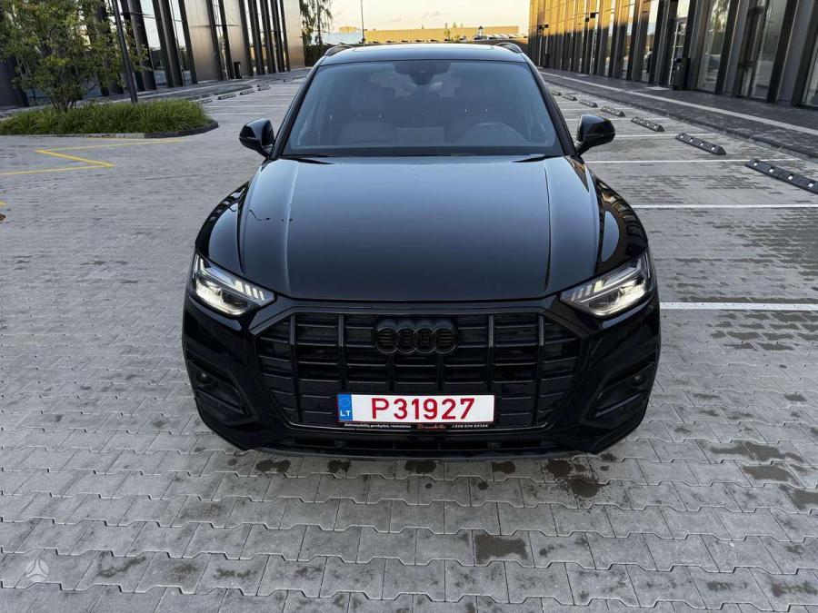 Black Audi Q5 2022 in Vilnius, with an engine capacity of 1.97 L and mileage of 204 thousand km for 22952 €, photo 5 on AUTOMOTO.COM.LV