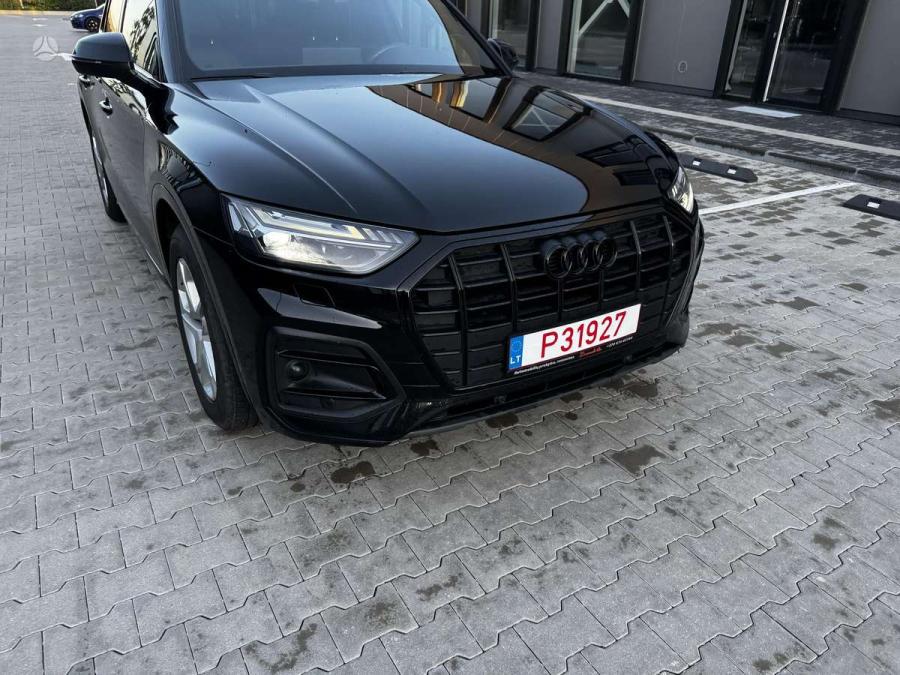 Black Audi Q5 2022 in Vilnius, with an engine capacity of 1.97 L and mileage of 204 thousand km for 22952 €, photo 6 on AUTOMOTO.COM.LV