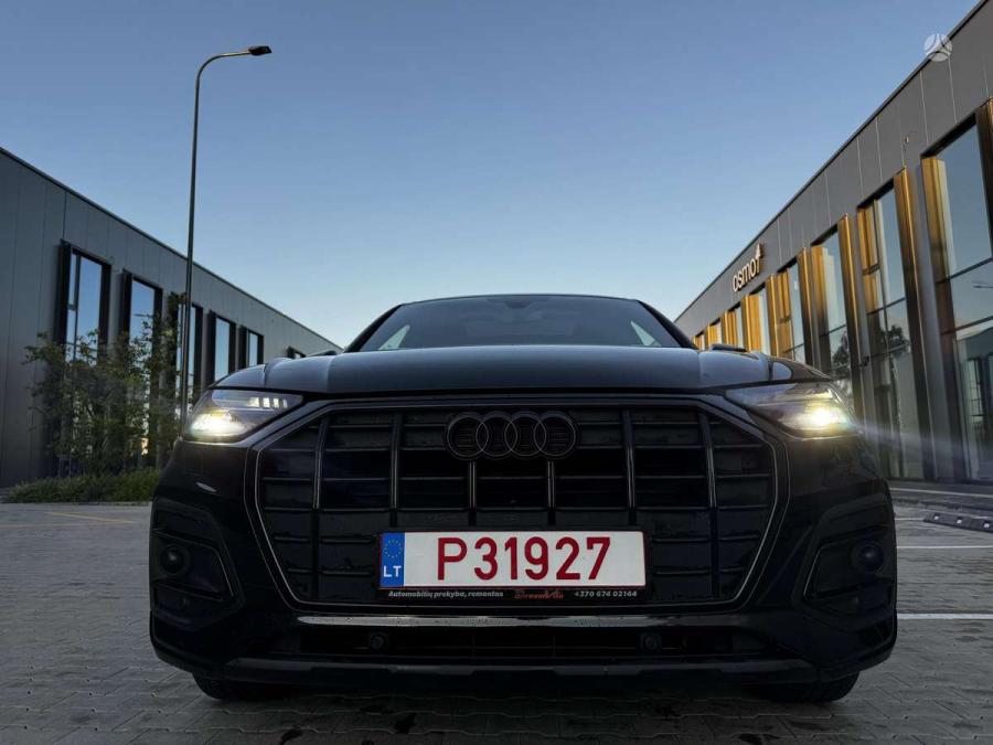 Black Audi Q5 2022 in Vilnius, with an engine capacity of 1.97 L and mileage of 204 thousand km for 22952 €, photo 8 on AUTOMOTO.COM.LV