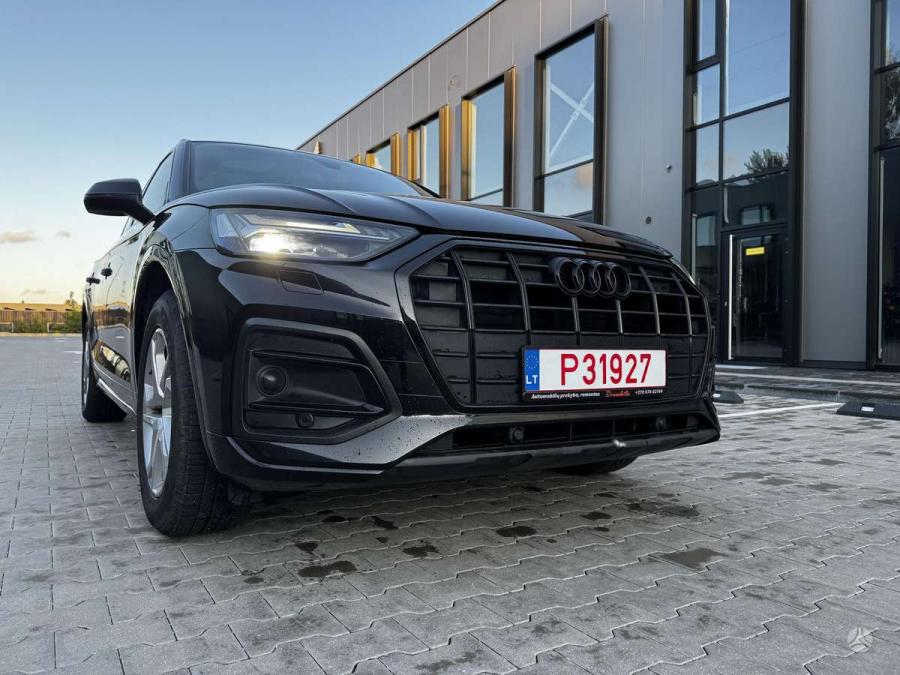 Black Audi Q5 2022 in Vilnius, with an engine capacity of 1.97 L and mileage of 204 thousand km for 22952 €, photo 16 on AUTOMOTO.COM.LV