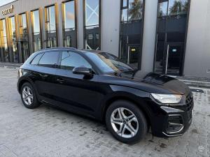 Black Audi Q5 2022 in Vilnius, with an engine capacity of 1.97 L and mileage of 204 thousand km for 22952 €, photo 19 on AUTOMOTO.COM.LV