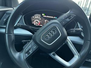 Black Audi Q5 2022 in Vilnius, with an engine capacity of 1.97 L and mileage of 204 thousand km for 22952 €, photo 29 on AUTOMOTO.COM.LV