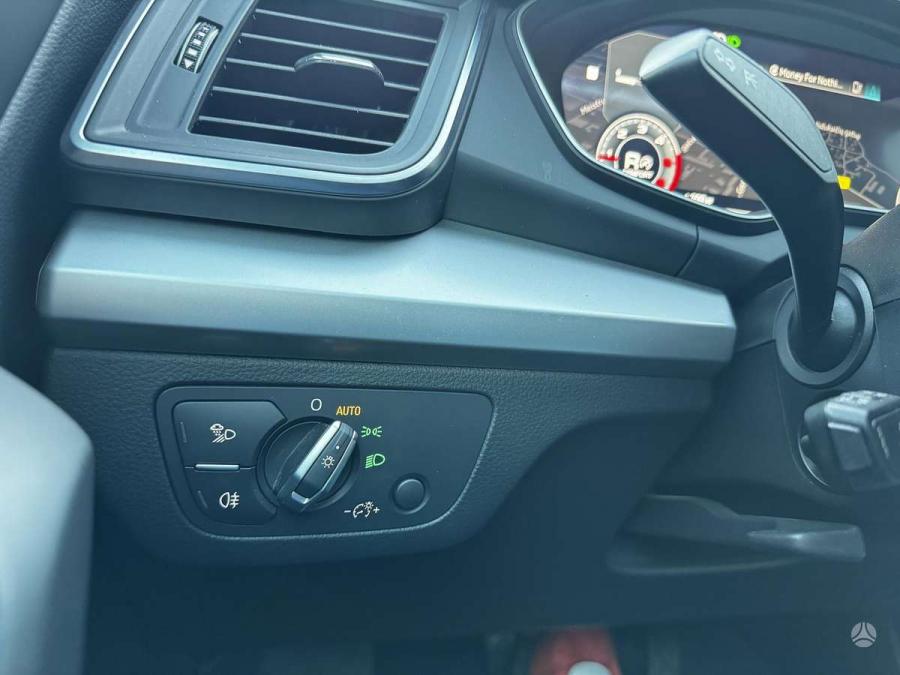 Black Audi Q5 2022 in Vilnius, with an engine capacity of 1.97 L and mileage of 204 thousand km for 22952 €, photo 33 on AUTOMOTO.COM.LV