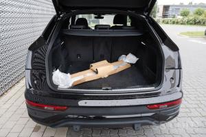 Black Audi Q5 2022 in Riga, with an engine capacity of 2.00 L and mileage of 84 thousand km for 36850 €, photo 30 on AUTOMOTO.COM.LV