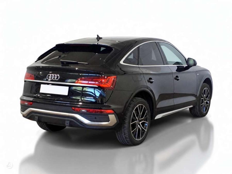 Black Audi Q5 2022 in Vilnius, with an engine capacity of 2.00 L and mileage of 107 thousand km for 37333 €, photo 5 on AUTOMOTO.COM.LV