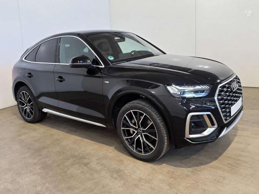 Black Audi Q5 2022 in Vilnius, with an engine capacity of 2.00 L and mileage of 107 thousand km for 37333 €, photo 6 on AUTOMOTO.COM.LV