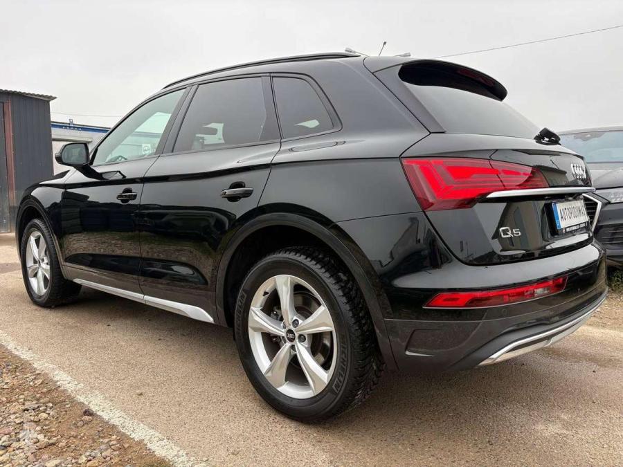 Melns Audi Q5 2022 Viļņa, ar dzinēja tilpumu 1.97 L un nobraukumu 90 tūkst. km par 30200 €, foto 4 vietnē AUTOMOTO.COM.LV
