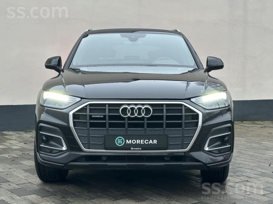 Black Audi Q5 2023 in Riga, with an engine capacity of 2.00 L and mileage of 51 thousand km for 38950 €, photo 2 on AUTOMOTO.COM.LV