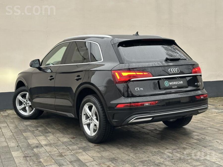 Black Audi Q5 2023 in Riga, with an engine capacity of 2.00 L and mileage of 51 thousand km for 38950 €, photo 6 on AUTOMOTO.COM.LV