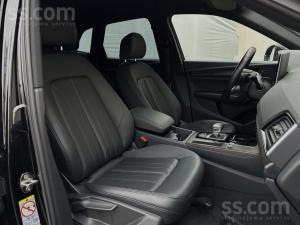 Black Audi Q5 2023 in Riga, with an engine capacity of 2.00 L and mileage of 51 thousand km for 38950 €, photo 20 on AUTOMOTO.COM.LV