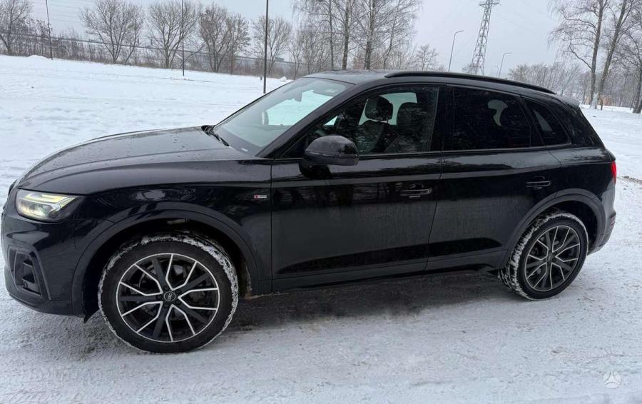 Melns Audi Q5 2023 Kauņa, ar dzinēja tilpumu 2.00 L un nobraukumu 24 tūkst. km par 38500 €, foto 4 vietnē AUTOMOTO.COM.LV
