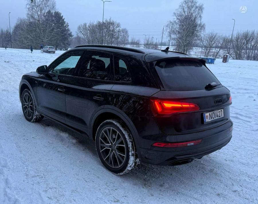 Melns Audi Q5 2023 Kauņa, ar dzinēja tilpumu 2.00 L un nobraukumu 24 tūkst. km par 38500 €, foto 5 vietnē AUTOMOTO.COM.LV