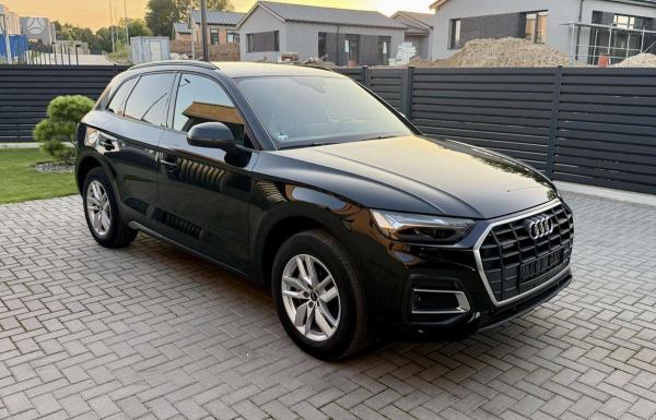 Melns Audi Q5 2023 Viļņa, ar dzinēja tilpumu 1.98 L un nobraukumu 117 tūkst. km par 29490 €, foto 2 vietnē AUTOMOTO.COM.LV