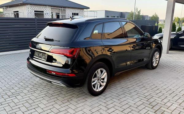 Black Audi Q5 2023 in Vilnius, with an engine capacity of 1.98 L and mileage of 117 thousand km for 29490 €, photo 5 on AUTOMOTO.COM.LV