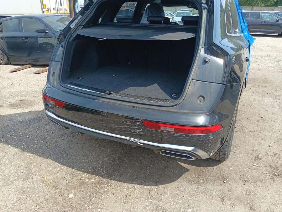 Black Audi Q5 2023 in Marijampole, with an engine capacity of 1.98 L and mileage of 160 thousand km for 14500 €, photo 15 on AUTOMOTO.COM.LV