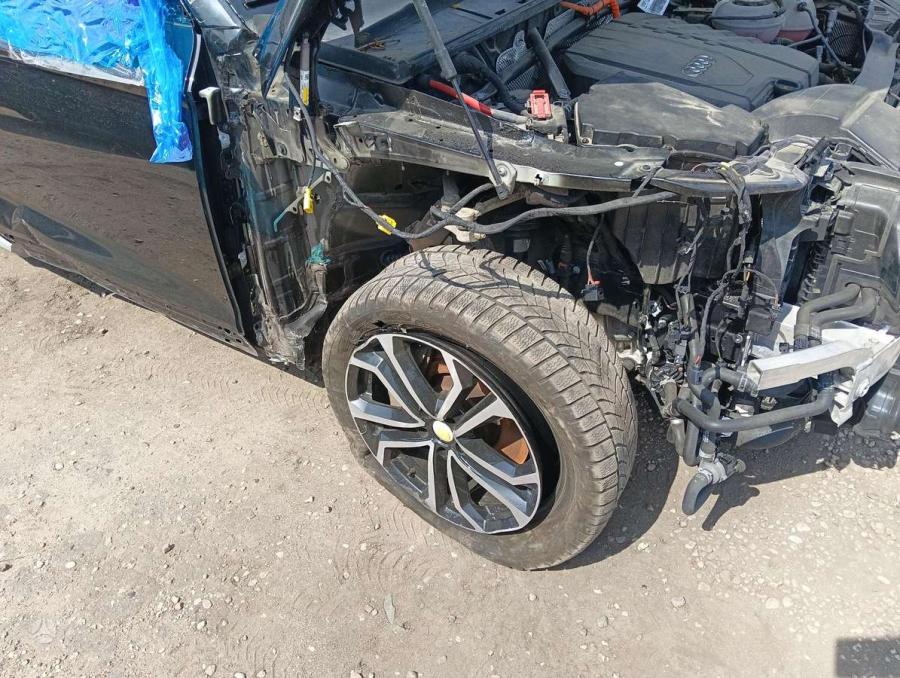 Black Audi Q5 2023 in Marijampole, with an engine capacity of 1.98 L and mileage of 160 thousand km for 14500 €, photo 29 on AUTOMOTO.COM.LV