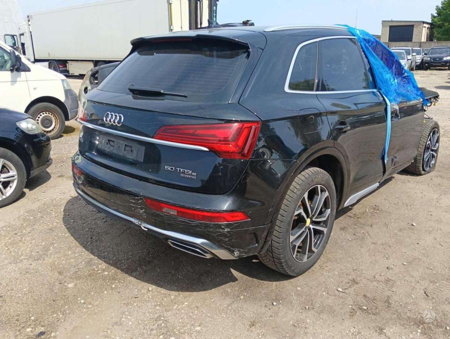 Black Audi Q5 2023 in Marijampole, with an engine capacity of 1.98 L and mileage of 160 thousand km for 14500 €, photo 39 on AUTOMOTO.COM.LV