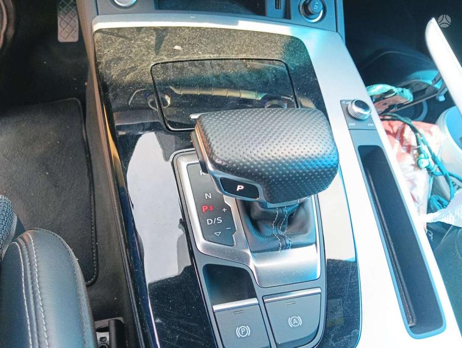 Black Audi Q5 2023 in Marijampole, with an engine capacity of 1.98 L and mileage of 160 thousand km for 14500 €, photo 43 on AUTOMOTO.COM.LV