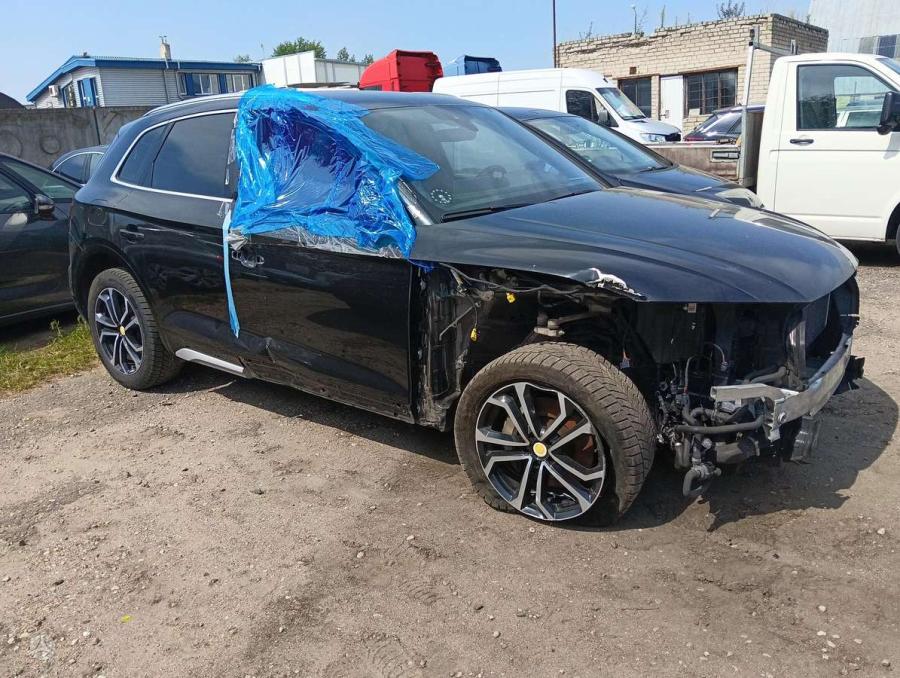 Black Audi Q5 2023 in Marijampole, with an engine capacity of 1.98 L and mileage of 160 thousand km for 14500 €, photo 49 on AUTOMOTO.COM.LV