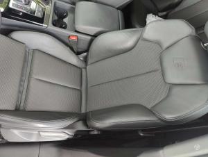 Black Audi Q5 2023 in Kaunas, with an engine capacity of 1.98 L and mileage of 50 thousand km for 34980 €, photo 13 on AUTOMOTO.COM.LV