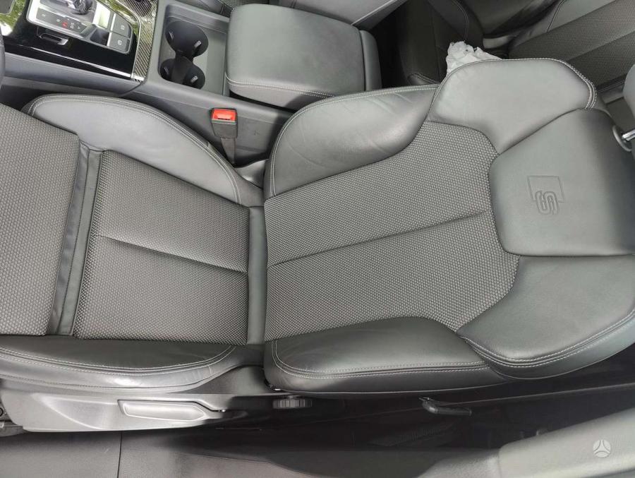 Black Audi Q5 2023 in Kaunas, with an engine capacity of 1.98 L and mileage of 50 thousand km for 34980 €, photo 13 on AUTOMOTO.COM.LV