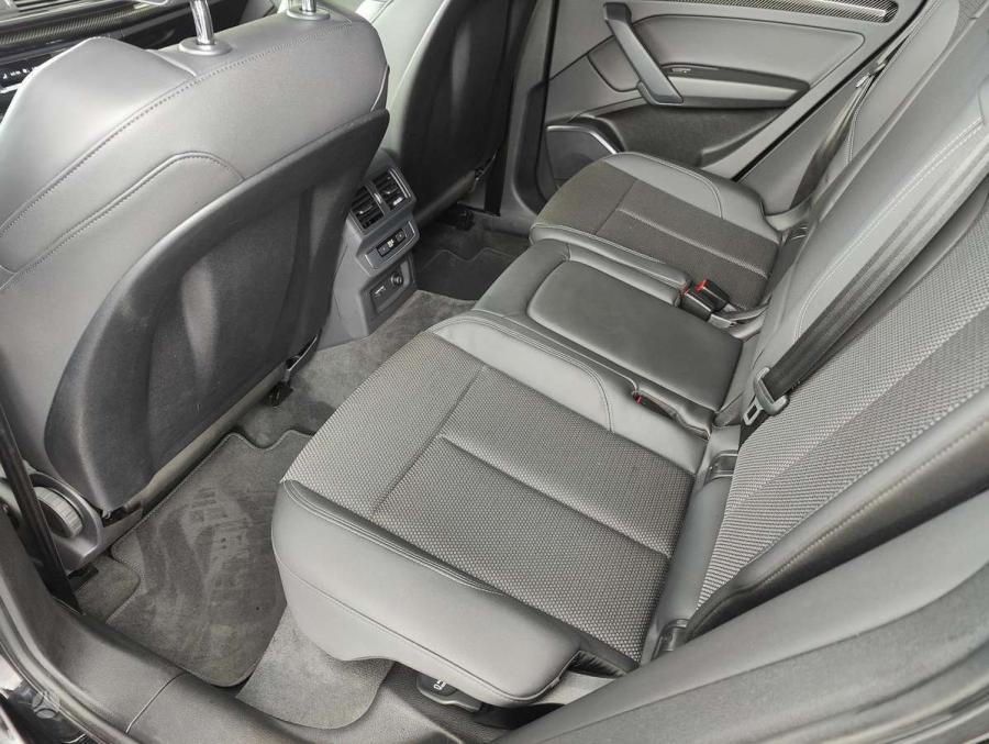 Black Audi Q5 2023 in Kaunas, with an engine capacity of 1.98 L and mileage of 50 thousand km for 34980 €, photo 15 on AUTOMOTO.COM.LV