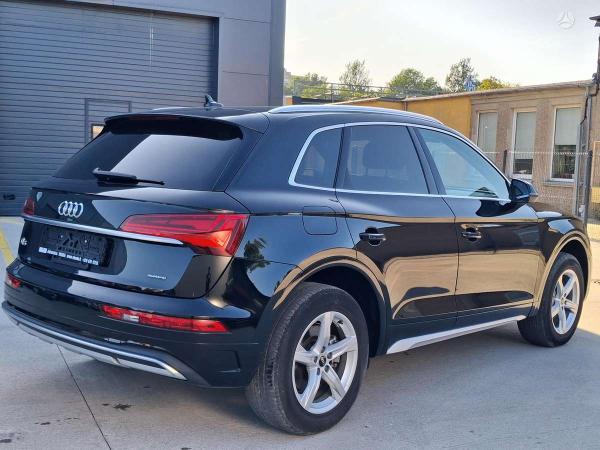 Black Audi Q5 2023 in Klaipeda, with an engine capacity of 2.00 L and mileage of 59 thousand km for 24999 €, photo 6 on AUTOMOTO.COM.LV