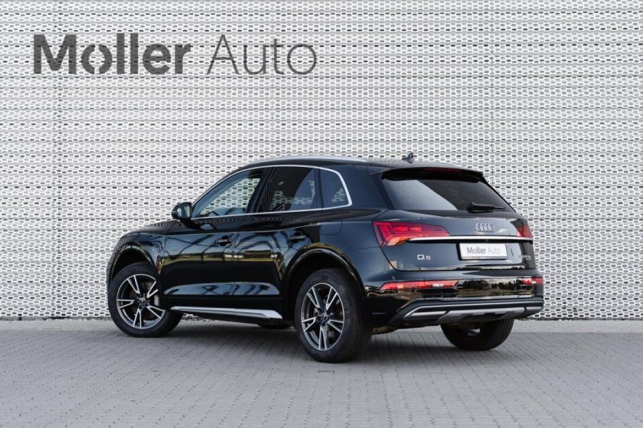 Black Audi Q5 2023 in Marupe, with an engine capacity of 2.00 L and mileage of 52 thousand km for 46000 €, photo 3 on AUTOMOTO.COM.LV