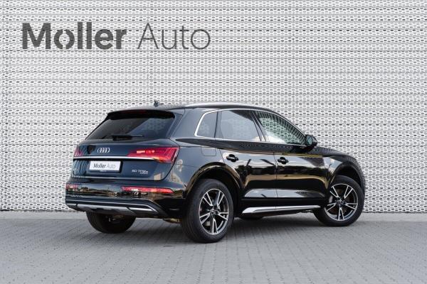 Melns Audi Q5 2023 Mārupe, ar dzinēja tilpumu 2.00 L un nobraukumu 52 tūkst. km par 46000 €, foto 4 vietnē AUTOMOTO.COM.LV